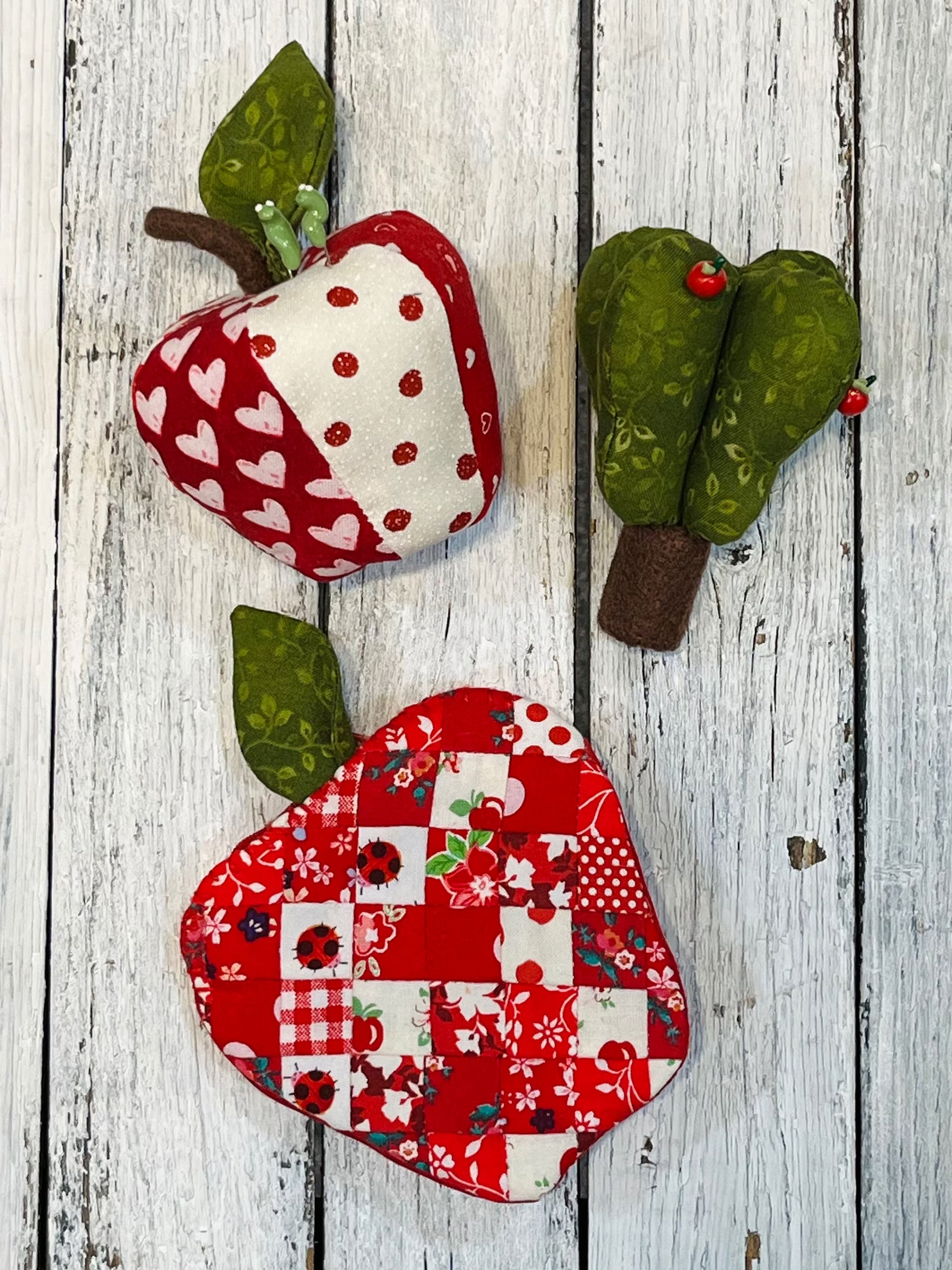 Apple Needle Book | Kit with Pattern – berrybirdy.com