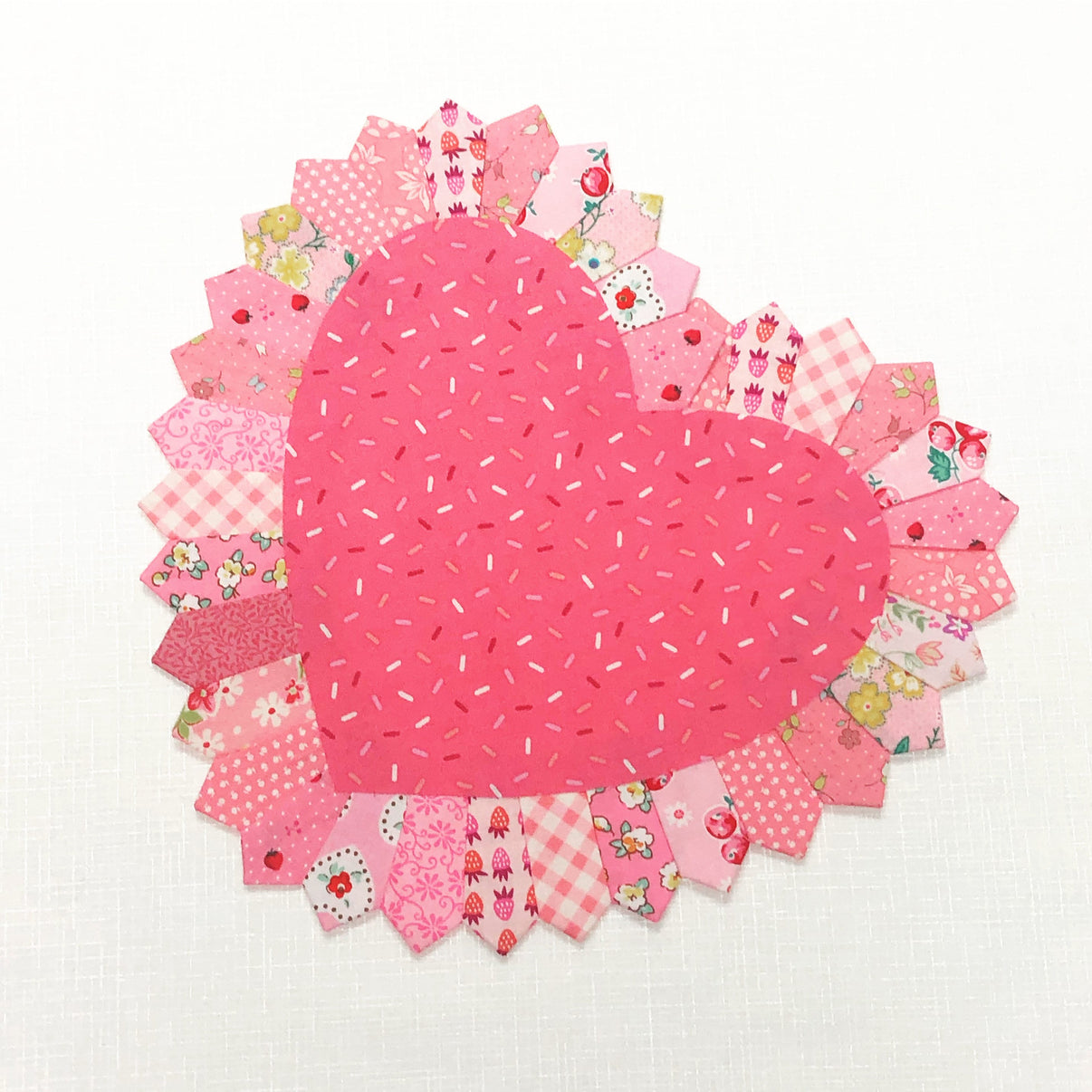 Heart Dresden Table Runner | PDF Pattern – berrybirdy.com